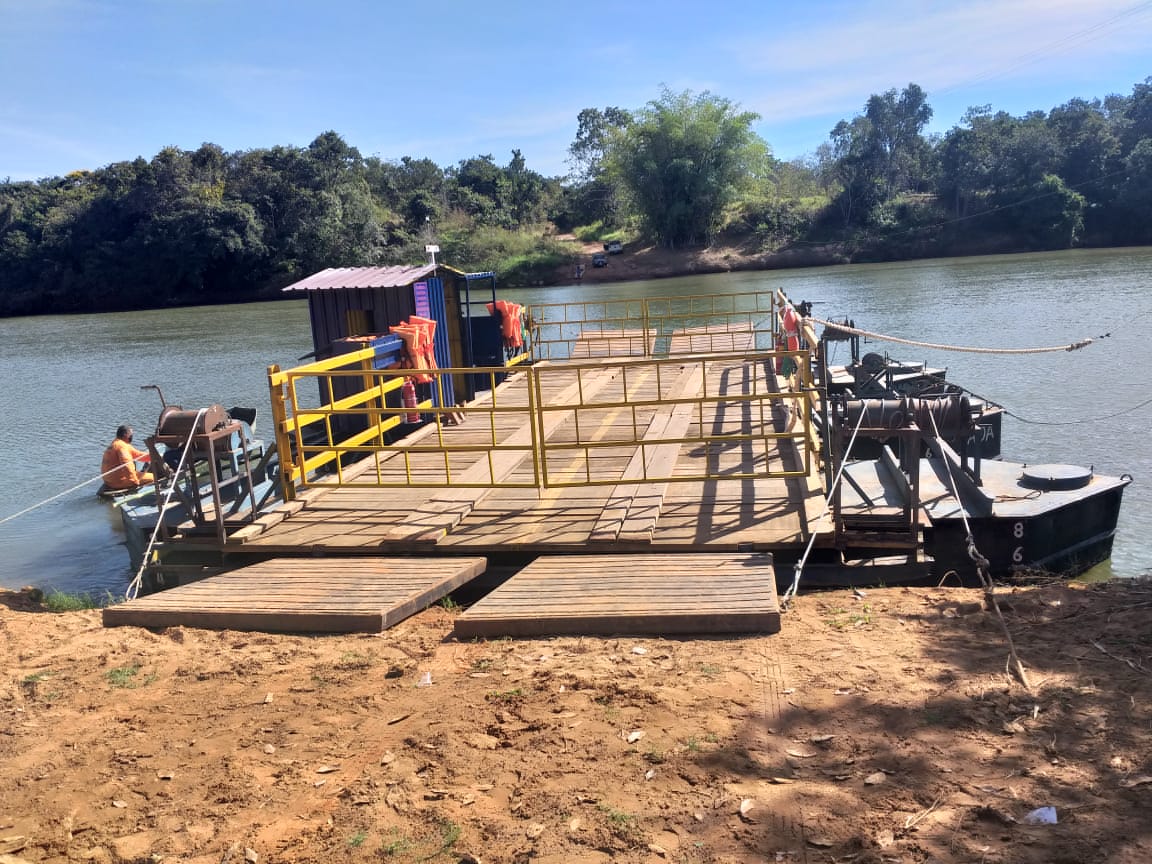 Balsa interditada pela Marinha volta a operar, no Distrito de Campos ...